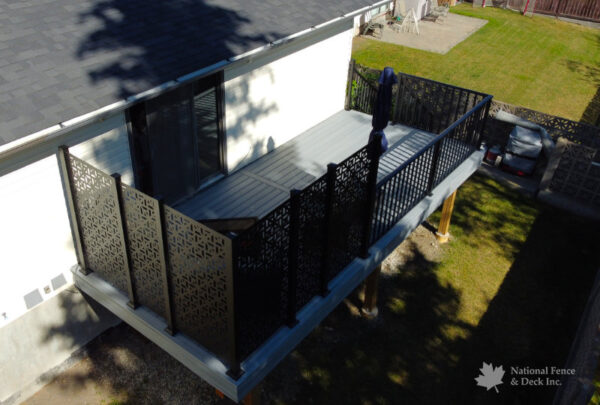Trex Foggy Wharf Deck with Black Hideaway Privacy Screens